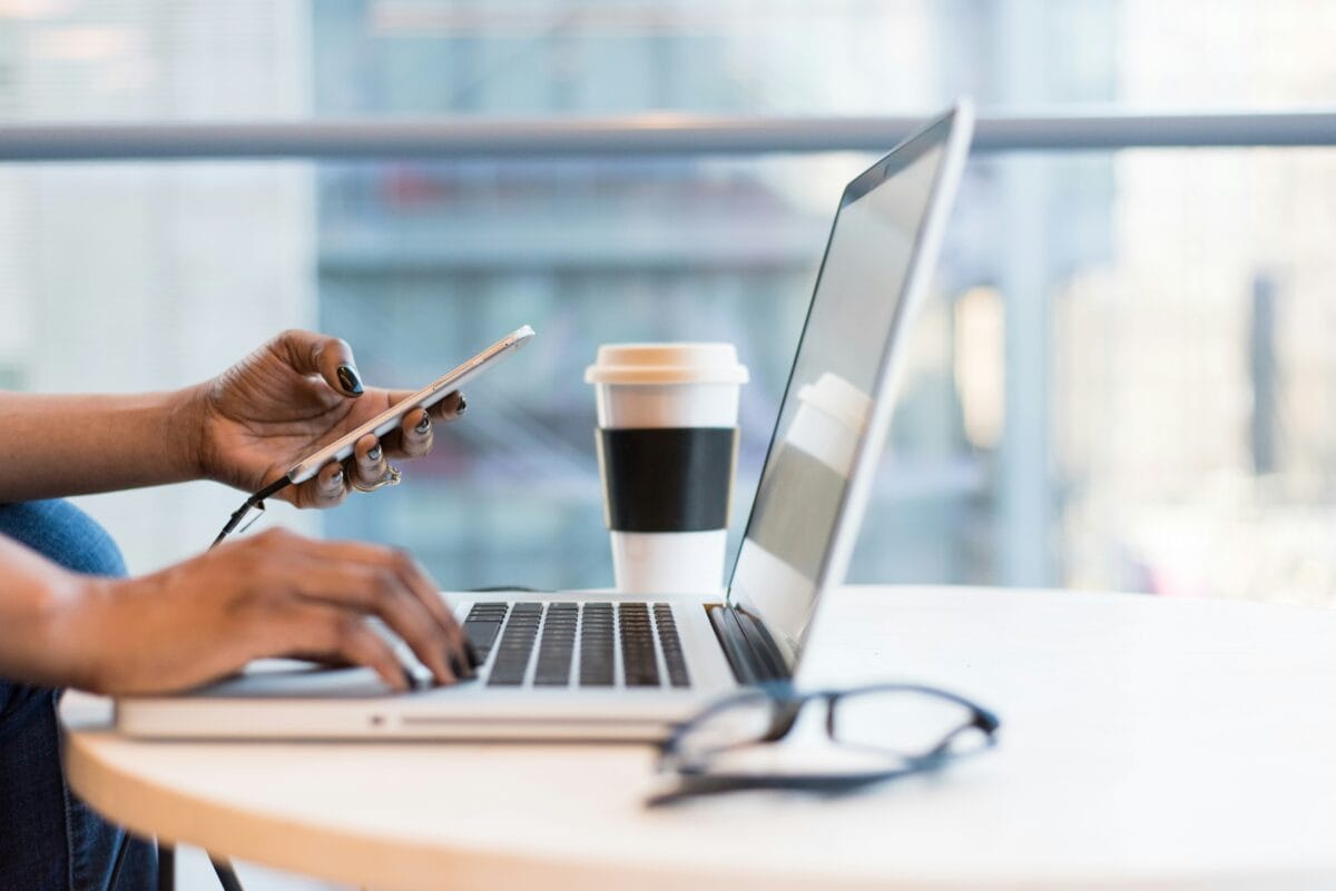 Best posture for sitting at a desk: Top 8 Tips